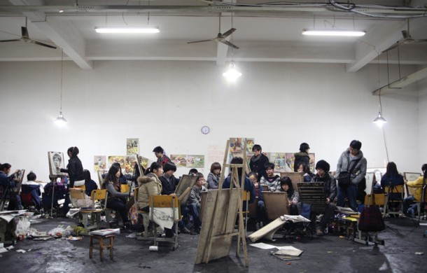 STUCK IN THE MIDDLE: INSIDE CHINA’S ART CRAM SCHOOLS – 艺术界 LEAP